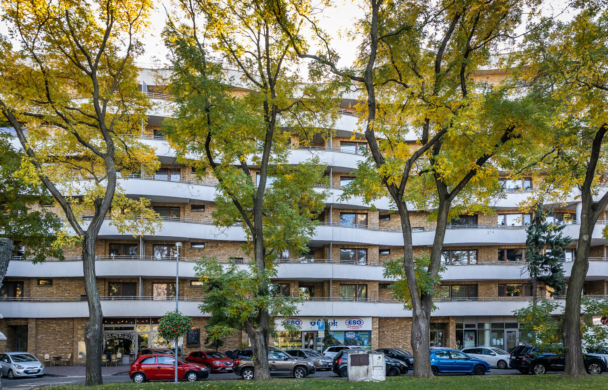 Referencie - London Yellow: Farba roka 2021 – u vás doma! - Polyfunkčná ...